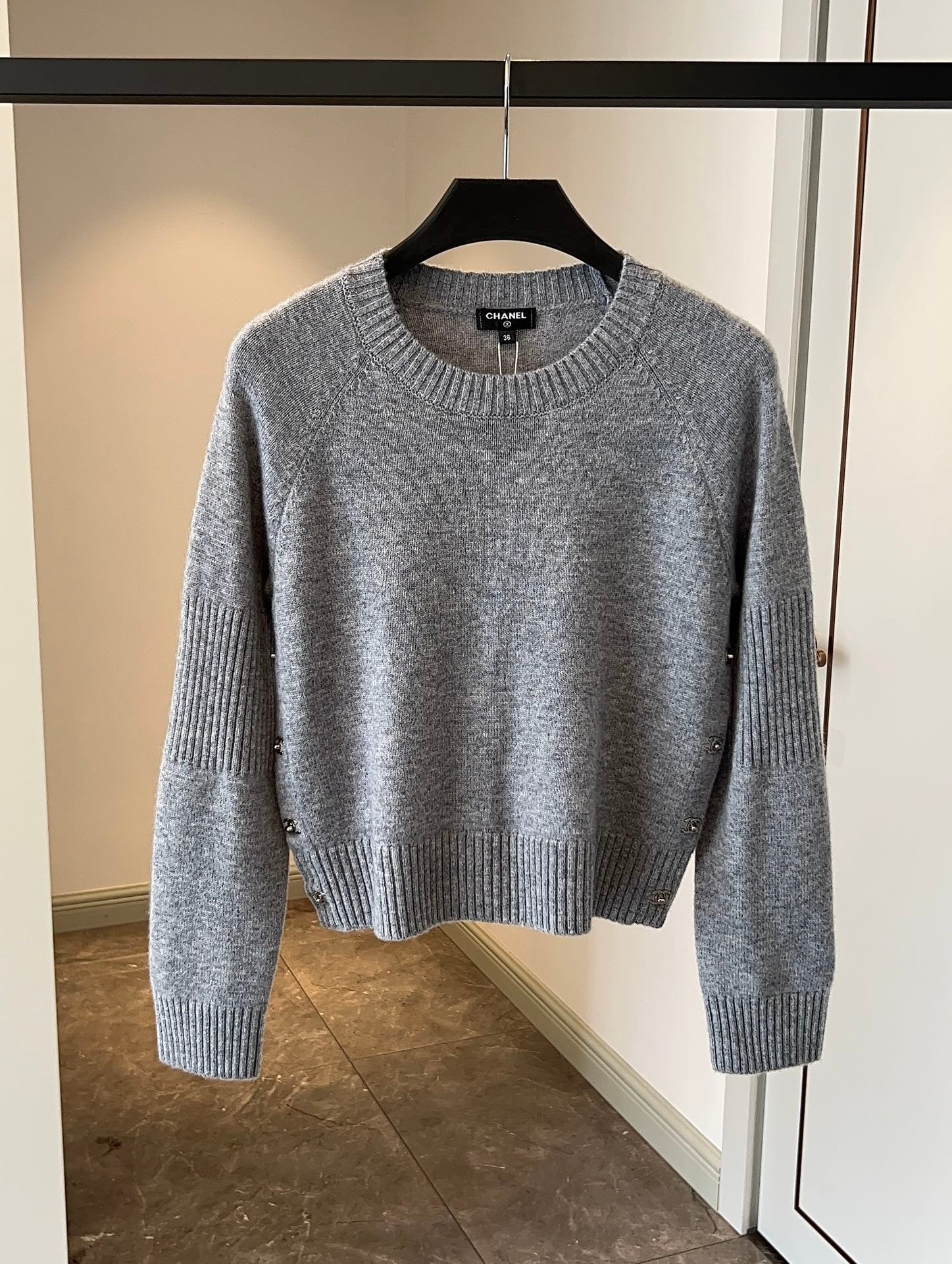C-Classic Sweater-2183 – enjoyceci.com